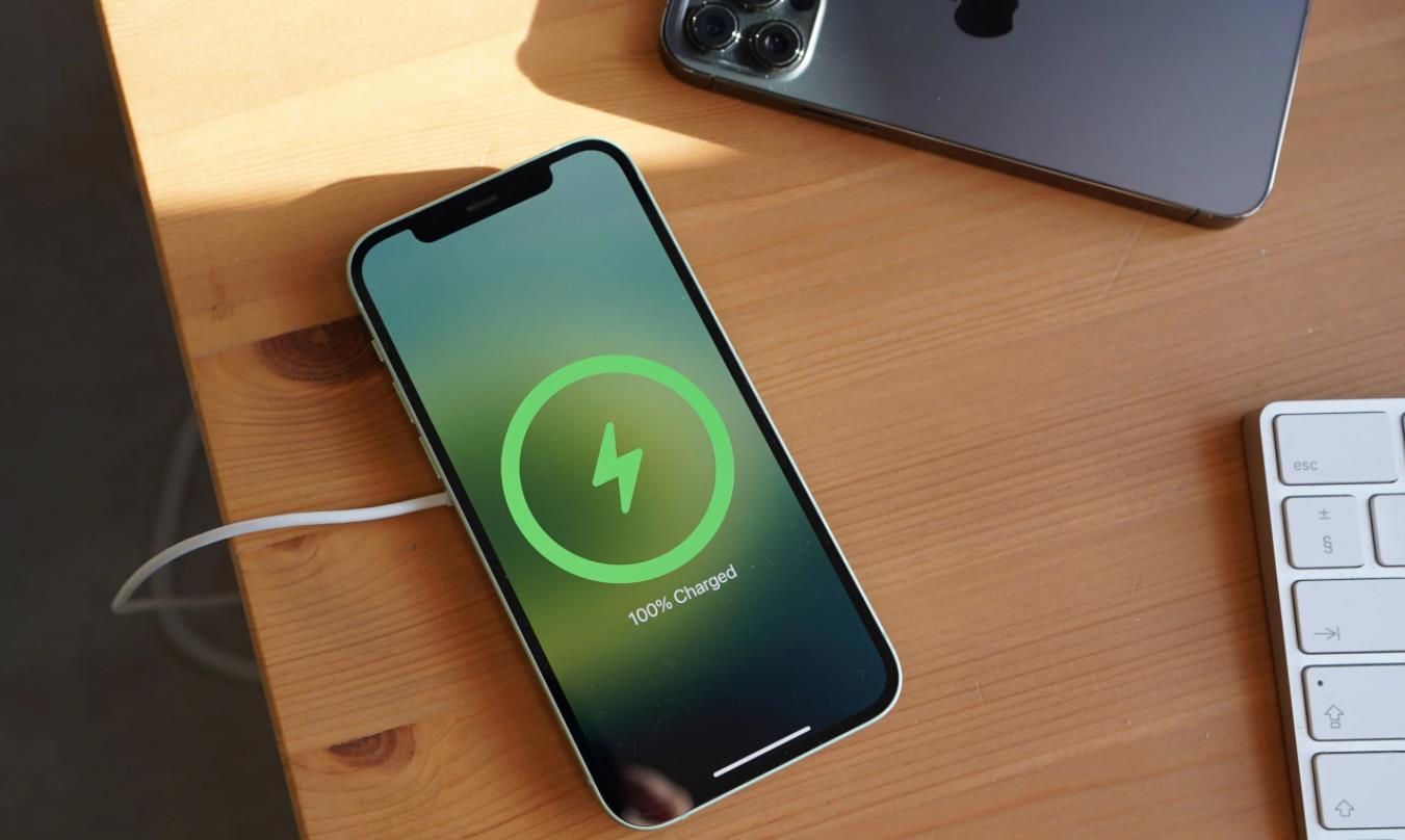 Best iPhone 12/12 Pro MagSafe Accessories from ESR