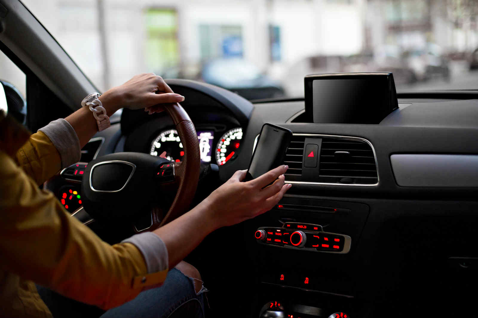 8 Best Must-Have Car Accessories For Your New Car of 2020!